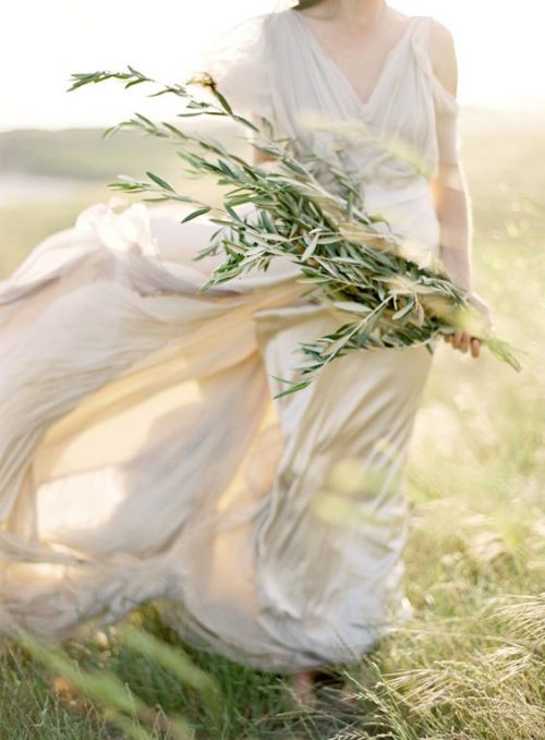 Unique, Olive Branch Bridal Bouquets To Spark Your Floral Plans ...